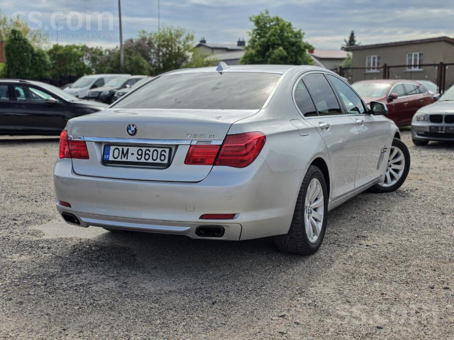 Pelēks BMW 730 2009 Liepāja, ar dzinēja tilpumu 3.00 L un nobraukumu 386 tūkst. km par 7600 €, foto 3 vietnē AUTOMOTO.COM.LV