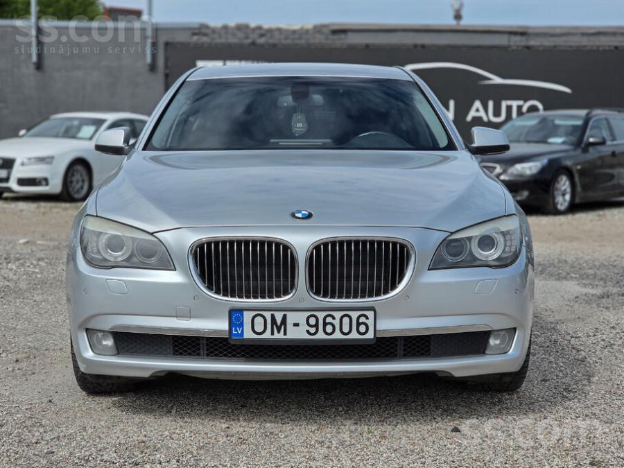 Pelēks BMW 730 2009 Liepāja, ar dzinēja tilpumu 3.00 L un nobraukumu 386 tūkst. km par 7600 €, foto 4 vietnē AUTOMOTO.COM.LV