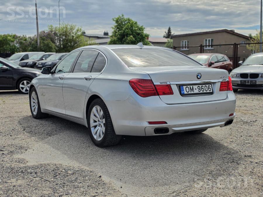 Pelēks BMW 730 2009 Liepāja, ar dzinēja tilpumu 3.00 L un nobraukumu 386 tūkst. km par 7600 €, foto 9 vietnē AUTOMOTO.COM.LV