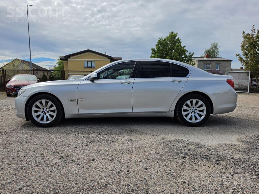 Pelēks BMW 730 2009 Liepāja, ar dzinēja tilpumu 3.00 L un nobraukumu 386 tūkst. km par 7600 €, foto 10 vietnē AUTOMOTO.COM.LV
