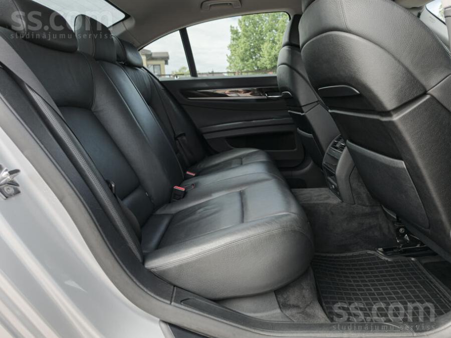 Pelēks BMW 730 2009 Liepāja, ar dzinēja tilpumu 3.00 L un nobraukumu 386 tūkst. km par 7600 €, foto 14 vietnē AUTOMOTO.COM.LV