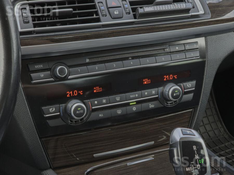 Pelēks BMW 730 2009 Liepāja, ar dzinēja tilpumu 3.00 L un nobraukumu 386 tūkst. km par 7600 €, foto 27 vietnē AUTOMOTO.COM.LV