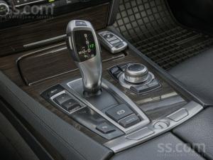 Pelēks BMW 730 2009 Liepāja, ar dzinēja tilpumu 3.00 L un nobraukumu 386 tūkst. km par 7600 €, foto 29 vietnē AUTOMOTO.COM.LV