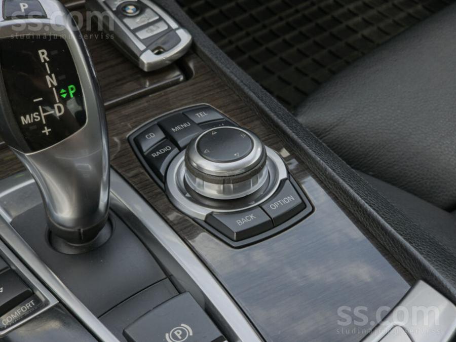 Pelēks BMW 730 2009 Liepāja, ar dzinēja tilpumu 3.00 L un nobraukumu 386 tūkst. km par 7600 €, foto 30 vietnē AUTOMOTO.COM.LV