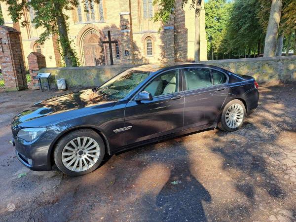 Grey BMW 730 2009 in Kedainiai, with an engine capacity of 2.99 L and mileage of 362 thousand km for 7650 €, photo 3 on AUTOMOTO.COM.LV