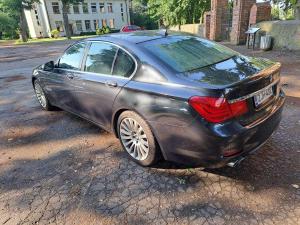 Grey BMW 730 2009 in Kedainiai, with an engine capacity of 2.99 L and mileage of 362 thousand km for 7650 €, photo 5 on AUTOMOTO.COM.LV