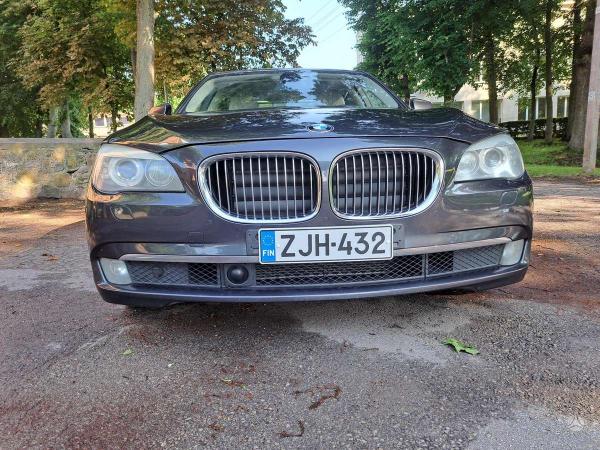 Grey BMW 730 2009 in Kedainiai, with an engine capacity of 2.99 L and mileage of 362 thousand km for 7650 €, photo 8 on AUTOMOTO.COM.LV