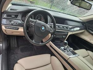 Grey BMW 730 2009 in Kedainiai, with an engine capacity of 2.99 L and mileage of 362 thousand km for 7650 €, photo 16 on AUTOMOTO.COM.LV