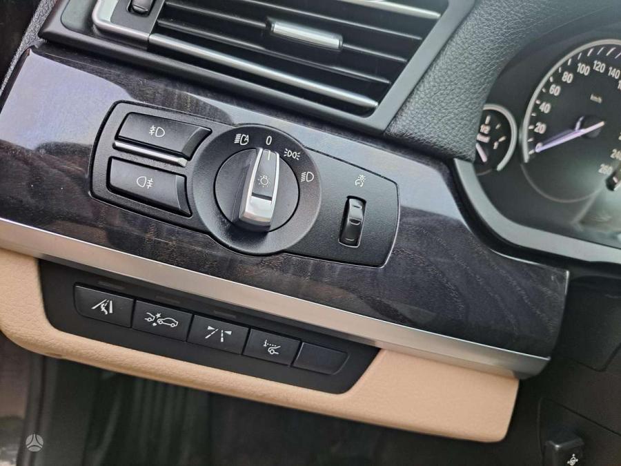 Grey BMW 730 2009 in Kedainiai, with an engine capacity of 2.99 L and mileage of 362 thousand km for 7650 €, photo 17 on AUTOMOTO.COM.LV