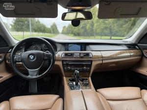 Grey BMW 730 2009 in Vilnius, with an engine capacity of 3.00 L and mileage of 360 thousand km for 10499 €, photo 13 on AUTOMOTO.COM.LV