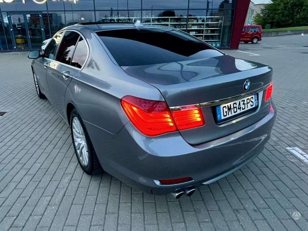 BMW 730 2009 Kauņa vietnē Pelēks BMW 730 2009 Kauņa, ar dzinēja tilpumu 3.00 L un nobraukumu 367 tūkst. km par 8500 €, foto 10 vietnē AUTOMOTO.COM.LV