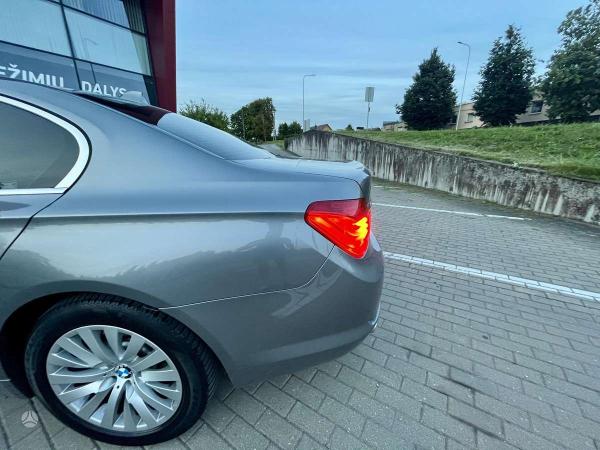 BMW 730 2009 Kauņa vietnē Pelēks BMW 730 2009 Kauņa, ar dzinēja tilpumu 3.00 L un nobraukumu 367 tūkst. km par 8500 €, foto 11 vietnē AUTOMOTO.COM.LV