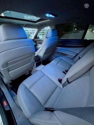 Pelēks BMW 730 2009 Kauņa, ar dzinēja tilpumu 3.00 L un nobraukumu 367 tūkst. km par 8500 €, foto 22 vietnē AUTOMOTO.COM.LV