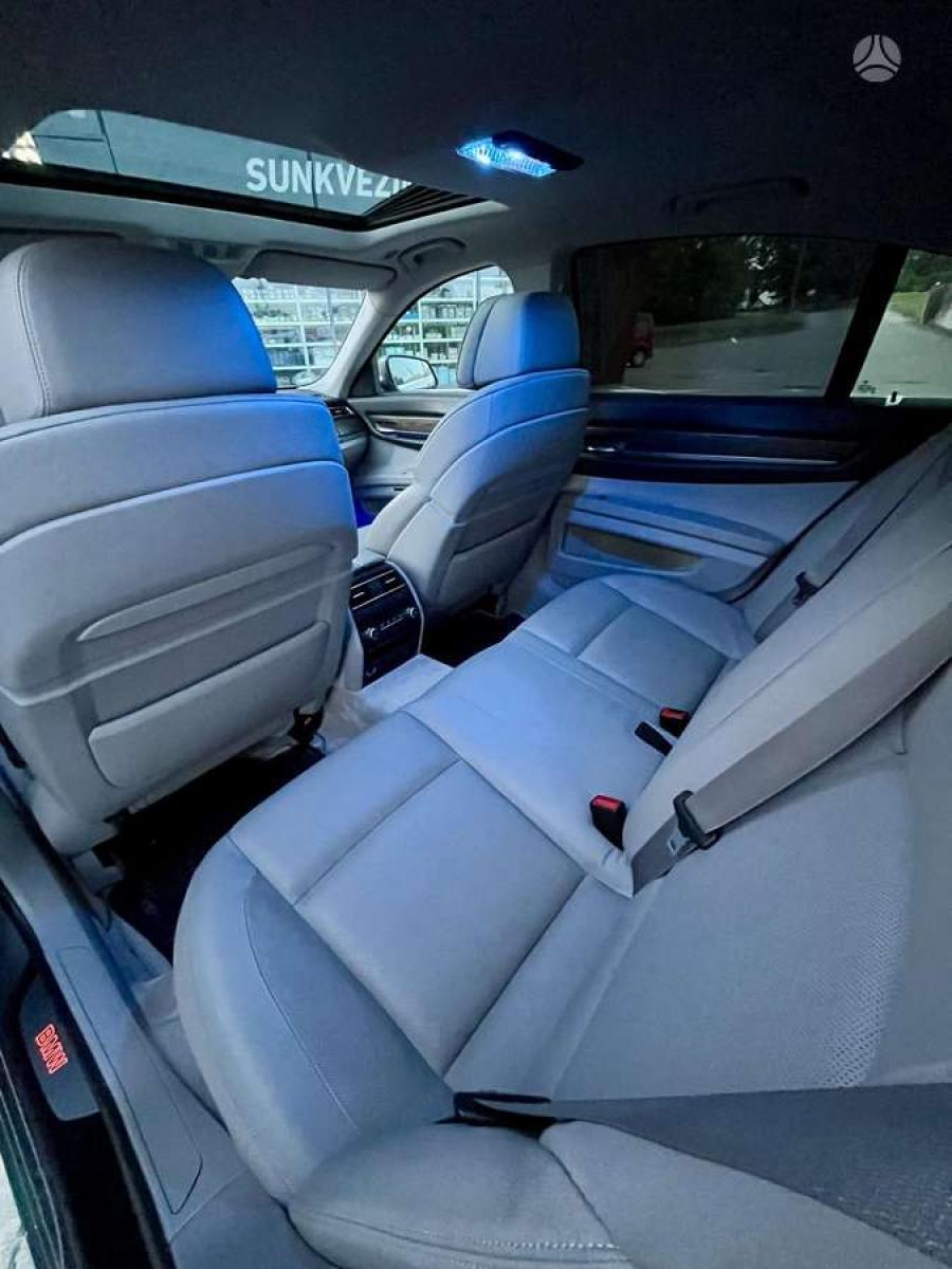 Pelēks BMW 730 2009 Kauņa, ar dzinēja tilpumu 3.00 L un nobraukumu 367 tūkst. km par 8500 €, foto 22 vietnē AUTOMOTO.COM.LV