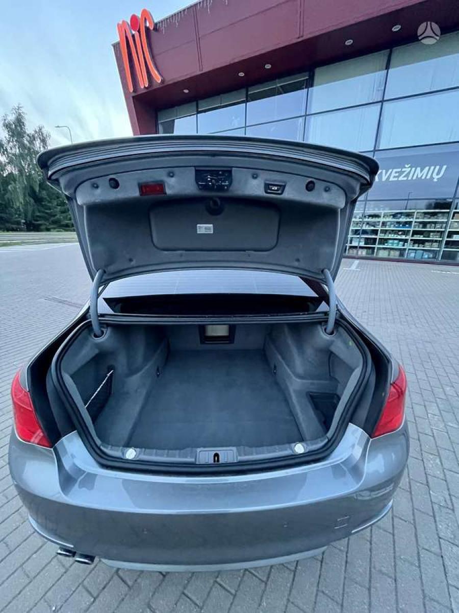 Pelēks BMW 730 2009 Kauņa, ar dzinēja tilpumu 3.00 L un nobraukumu 367 tūkst. km par 8500 €, foto 23 vietnē AUTOMOTO.COM.LV