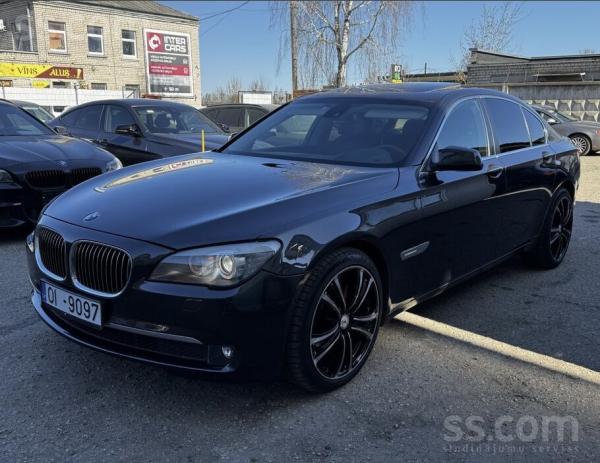 BMW 730 2009 Daugavpils vietnē Pelēks BMW 730 2009 Daugavpils, ar dzinēja tilpumu 3.00 L un nobraukumu 207 tūkst. km par 8900 €, foto 3 vietnē AUTOMOTO.COM.LV