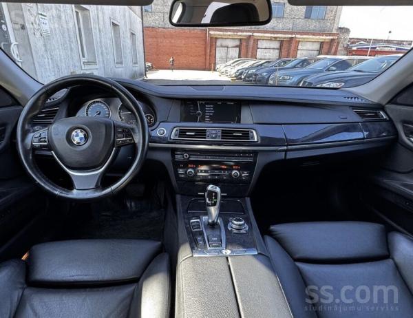 BMW 730 2009 Daugavpils vietnē Pelēks BMW 730 2009 Daugavpils, ar dzinēja tilpumu 3.00 L un nobraukumu 207 tūkst. km par 8900 €, foto 8 vietnē AUTOMOTO.COM.LV