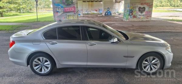 Grey BMW 730 2009 in Tallinn, with an engine capacity of 3.00 L and mileage of 245 thousand km for 8500 €, photo 6 on AUTOMOTO.COM.LV