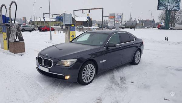 Pelēks BMW 730 2010 Kauņa, ar dzinēja tilpumu 2.99 L un nobraukumu 401 tūkst. km par 9500 €, foto 2 vietnē AUTOMOTO.COM.LV