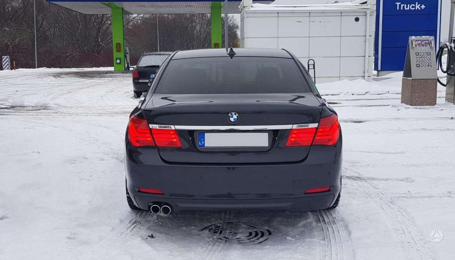 Pelēks BMW 730 2010 Kauņa, ar dzinēja tilpumu 2.99 L un nobraukumu 401 tūkst. km par 9500 €, foto 6 vietnē AUTOMOTO.COM.LV