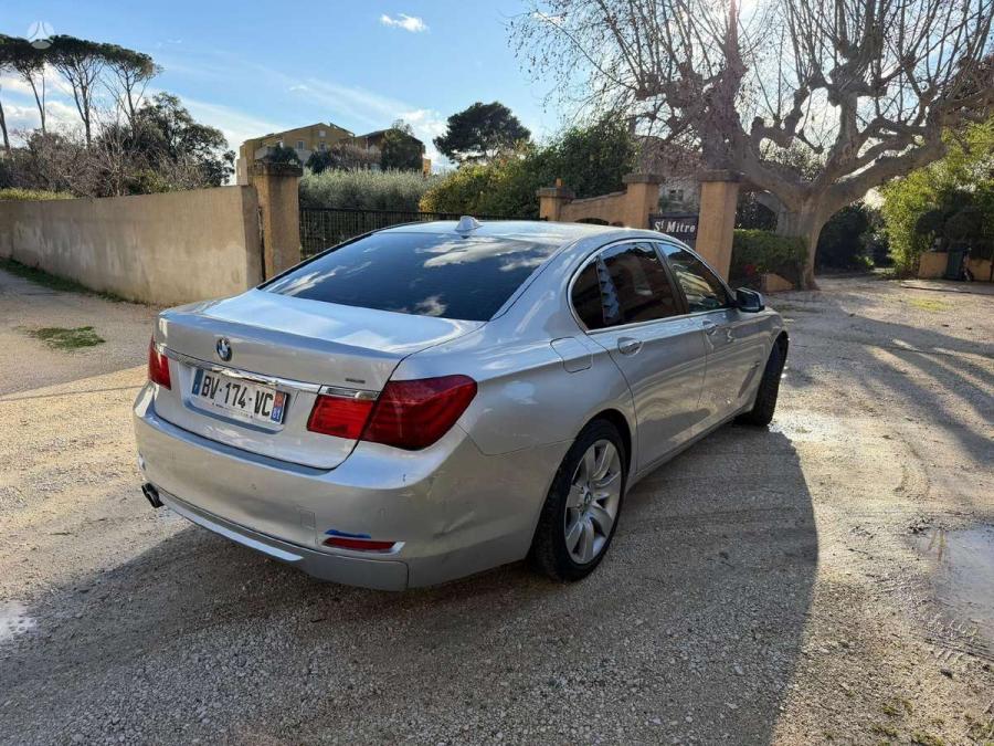 Grey BMW 730 2010 in Taurage, with an engine capacity of 0.00 L and mileage of 290 thousand km for 6200 €, photo 7 on AUTOMOTO.COM.LV