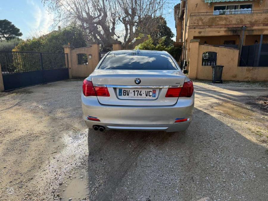 Grey BMW 730 2010 in Taurage, with an engine capacity of 0.00 L and mileage of 290 thousand km for 6200 €, photo 11 on AUTOMOTO.COM.LV