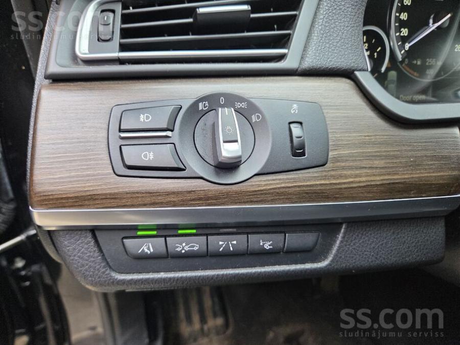 Pelēks BMW 730 2010 Valmiera, ar dzinēja tilpumu 3.00 L un nobraukumu 294 tūkst. km par 10500 €, foto 7 vietnē AUTOMOTO.COM.LV
