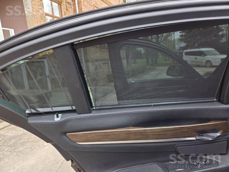 Pelēks BMW 730 2010 Valmiera, ar dzinēja tilpumu 3.00 L un nobraukumu 294 tūkst. km par 10500 €, foto 11 vietnē AUTOMOTO.COM.LV