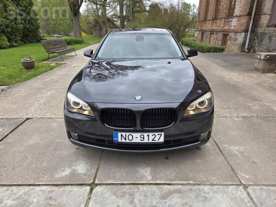 Pelēks BMW 730 2010 Valmiera, ar dzinēja tilpumu 3.00 L un nobraukumu 294 tūkst. km par 10500 €, foto 14 vietnē AUTOMOTO.COM.LV
