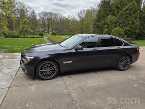 Pelēks BMW 730 2010 Valmiera, ar dzinēja tilpumu 3.00 L un nobraukumu 294 tūkst. km par 10500 €, foto 15 vietnē AUTOMOTO.COM.LV