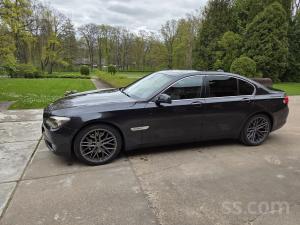 Pelēks BMW 730 2010 Valmiera, ar dzinēja tilpumu 3.00 L un nobraukumu 299 tūkst. km par 9900 €, foto 15 vietnē AUTOMOTO.COM.LV