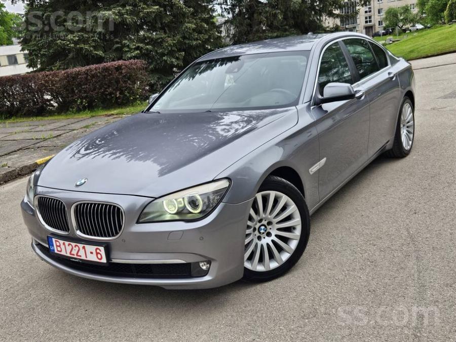 Grey BMW 730 2010 in Jekabpils, with an engine capacity of 3.00 L and mileage of 281 thousand km for 10690 €, photo 1 on AUTOMOTO.COM.LV