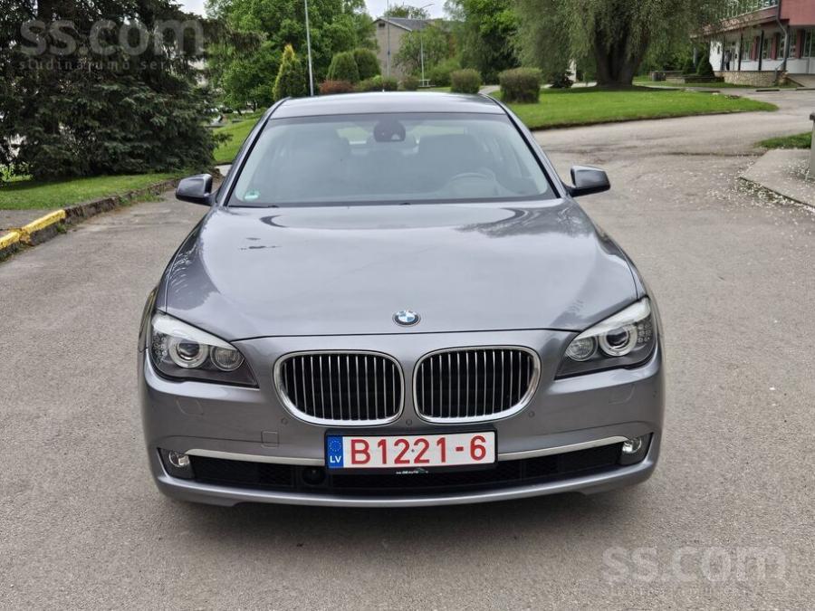 Grey BMW 730 2010 in Jekabpils, with an engine capacity of 3.00 L and mileage of 281 thousand km for 10690 €, photo 4 on AUTOMOTO.COM.LV