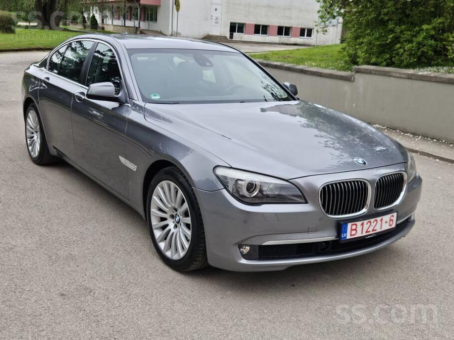 Grey BMW 730 2010 in Jekabpils, with an engine capacity of 3.00 L and mileage of 281 thousand km for 10690 €, photo 5 on AUTOMOTO.COM.LV