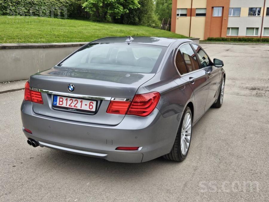 Grey BMW 730 2010 in Jekabpils, with an engine capacity of 3.00 L and mileage of 281 thousand km for 10690 €, photo 6 on AUTOMOTO.COM.LV
