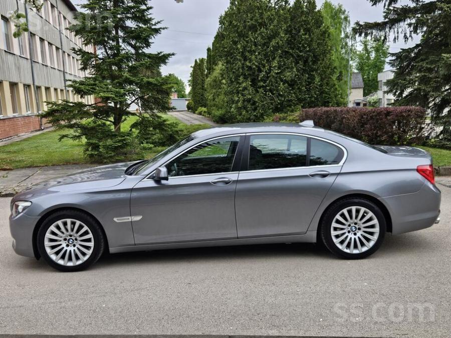 Grey BMW 730 2010 in Jekabpils, with an engine capacity of 3.00 L and mileage of 281 thousand km for 10690 €, photo 9 on AUTOMOTO.COM.LV