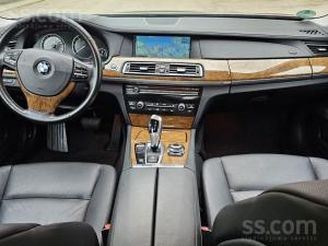 Grey BMW 730 2010 in Jekabpils, with an engine capacity of 3.00 L and mileage of 281 thousand km for 10690 €, photo 20 on AUTOMOTO.COM.LV