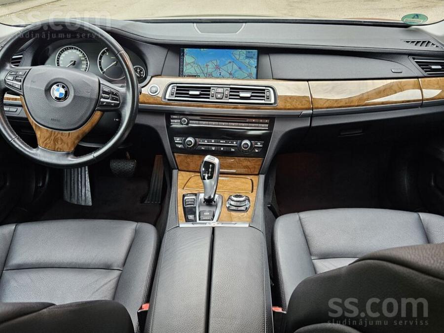 Grey BMW 730 2010 in Jekabpils, with an engine capacity of 3.00 L and mileage of 281 thousand km for 10690 €, photo 20 on AUTOMOTO.COM.LV