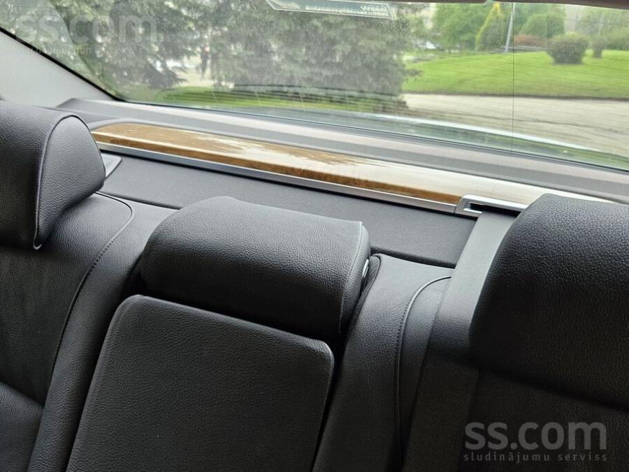 Grey BMW 730 2010 in Jekabpils, with an engine capacity of 3.00 L and mileage of 281 thousand km for 10690 €, photo 24 on AUTOMOTO.COM.LV