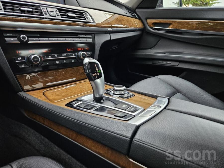 Grey BMW 730 2010 in Jekabpils, with an engine capacity of 3.00 L and mileage of 281 thousand km for 10690 €, photo 29 on AUTOMOTO.COM.LV
