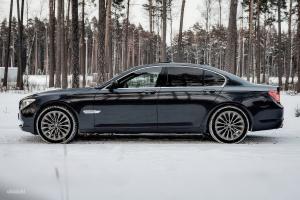 Pelēks BMW 730 2010 Tallina, ar dzinēja tilpumu 3.00 L un nobraukumu 379 tūkst. km par 8000 €, foto 12 vietnē AUTOMOTO.COM.LV