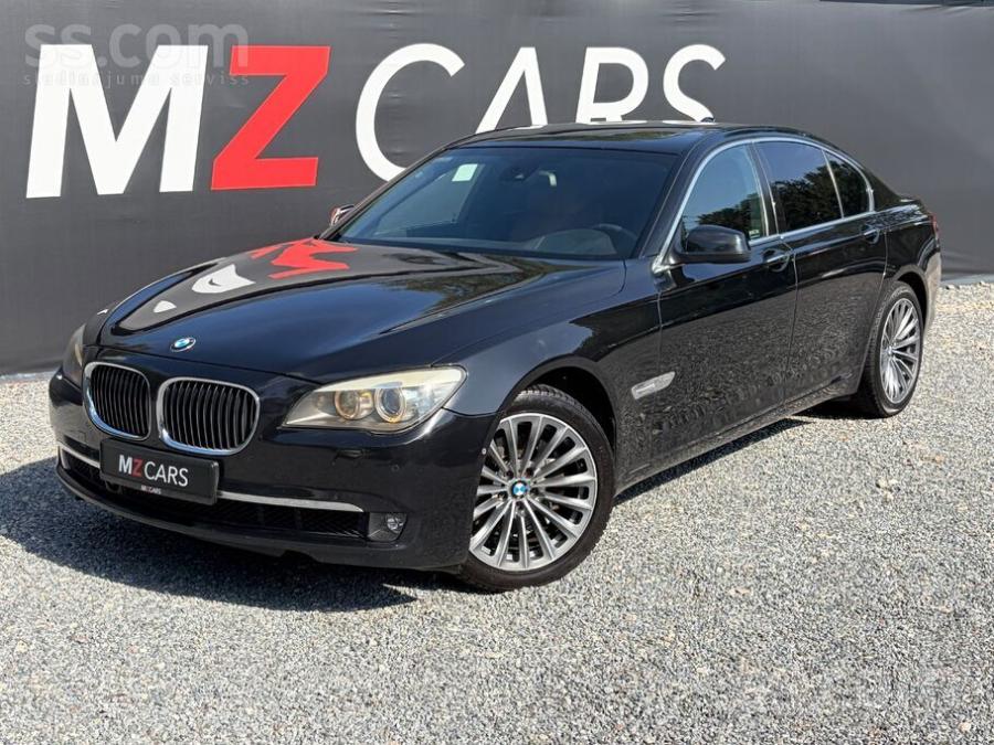 Grey BMW 730 2010 in Riga, with an engine capacity of 3.00 L and mileage of 340 thousand km for 6990 €, photo 3 on AUTOMOTO.COM.LV