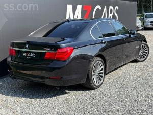 Grey BMW 730 2010 in Riga, with an engine capacity of 3.00 L and mileage of 340 thousand km for 6990 €, photo 5 on AUTOMOTO.COM.LV