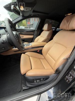 Grey BMW 730 2010 in Riga, with an engine capacity of 3.00 L and mileage of 340 thousand km for 6990 €, photo 8 on AUTOMOTO.COM.LV