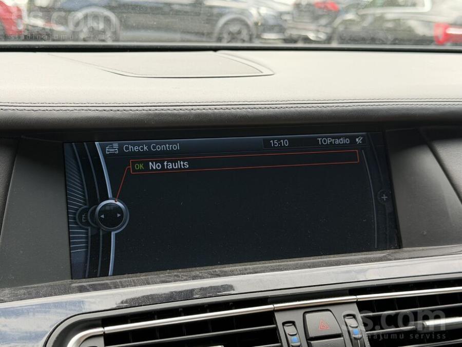 Grey BMW 730 2010 in Riga, with an engine capacity of 3.00 L and mileage of 340 thousand km for 6990 €, photo 17 on AUTOMOTO.COM.LV