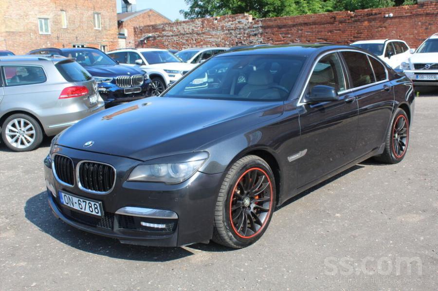 Grey BMW 730 2011 in Liepaja, with an engine capacity of 3.00 L and mileage of 293 thousand km for 11300 €, photo 3 on AUTOMOTO.COM.LV