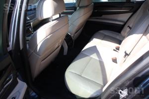 Grey BMW 730 2011 in Liepaja, with an engine capacity of 3.00 L and mileage of 293 thousand km for 11300 €, photo 9 on AUTOMOTO.COM.LV