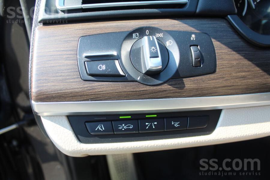 Grey BMW 730 2011 in Liepaja, with an engine capacity of 3.00 L and mileage of 293 thousand km for 11300 €, photo 16 on AUTOMOTO.COM.LV