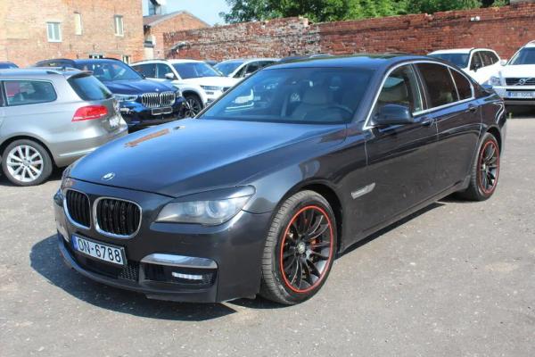 Pelēks BMW 730 2011 Liepāja, ar dzinēja tilpumu 3.00 L un nobraukumu 293 tūkst. km par 11300 €, foto 2 vietnē AUTOMOTO.COM.LV