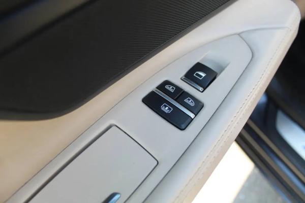 Pelēks BMW 730 2011 Liepāja, ar dzinēja tilpumu 3.00 L un nobraukumu 293 tūkst. km par 11300 €, foto 9 vietnē AUTOMOTO.COM.LV